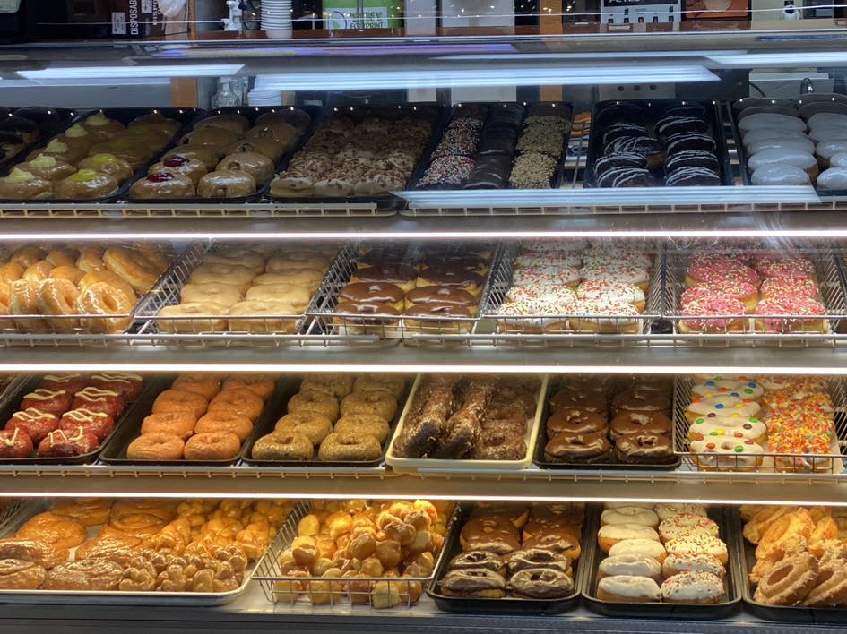 Dozen Donuts – Cafe Donuts MN